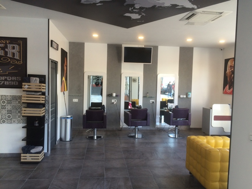 Votre quartier s’est refait une beauté…c’est un barbier qui prend soin ...